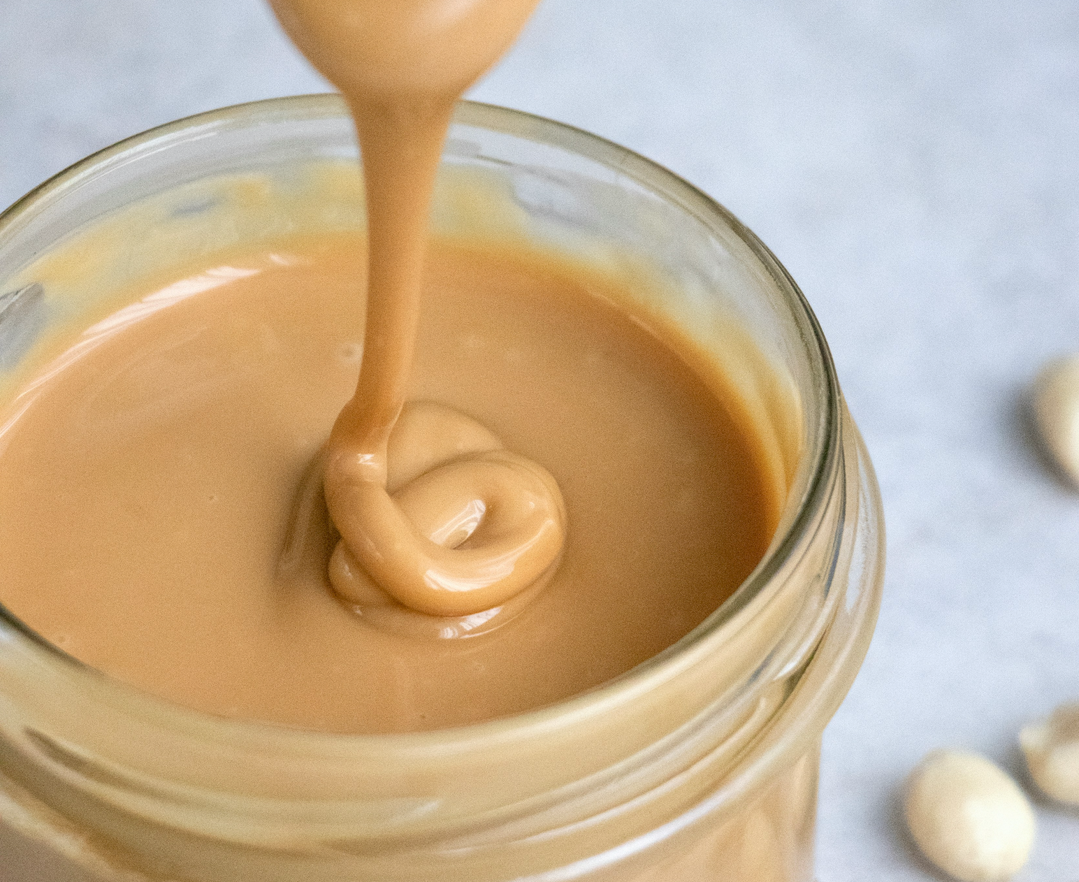 Peanut butter for dogs: benefits, safety, and why it works in treats ...