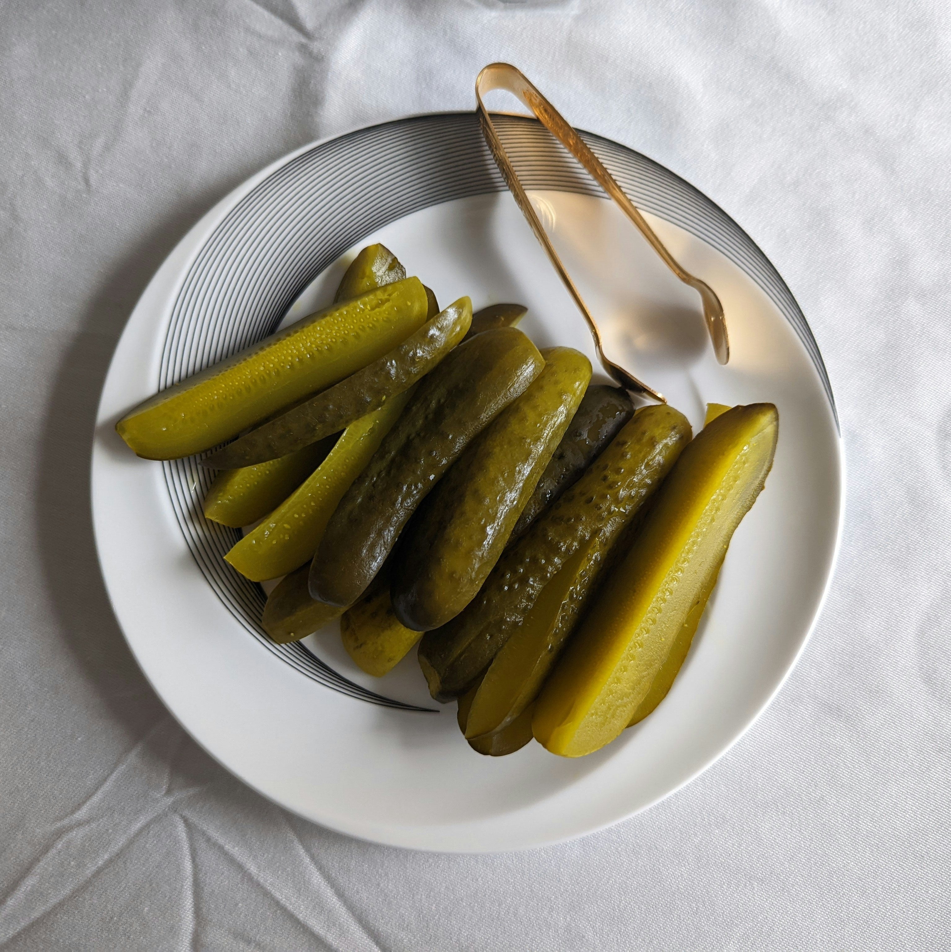 Can dogs eat pickles? – Jiminy's